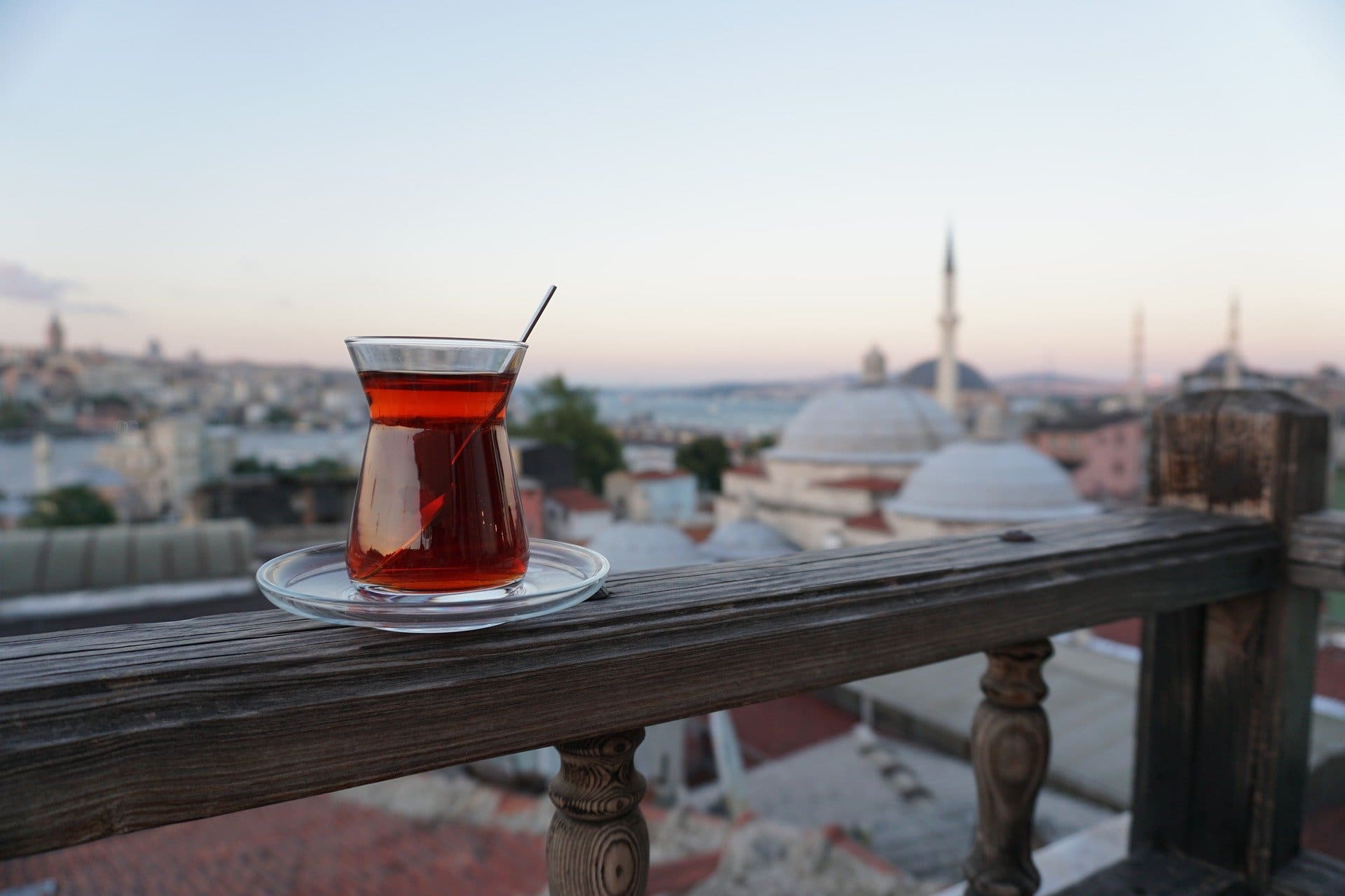 Turkish tea, a drink of culture and tradition - expatriate-turkey